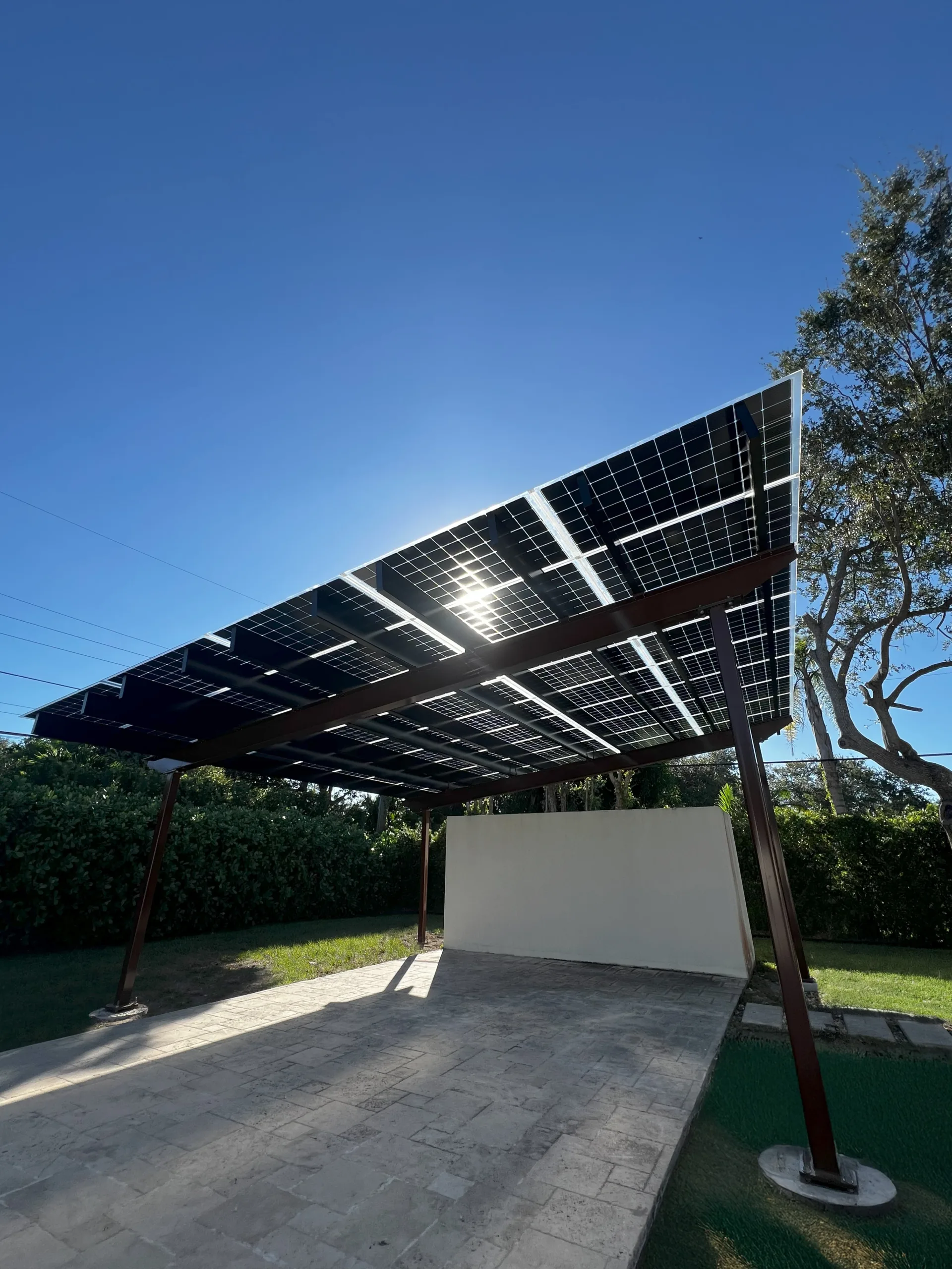 Lumos_Poolside_Canopy_Vision_Solar - Lumos Solar